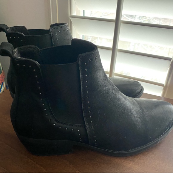 Eric Michael | Shoes | Eric Michael Black Leather Ankle Boots W Stud ...